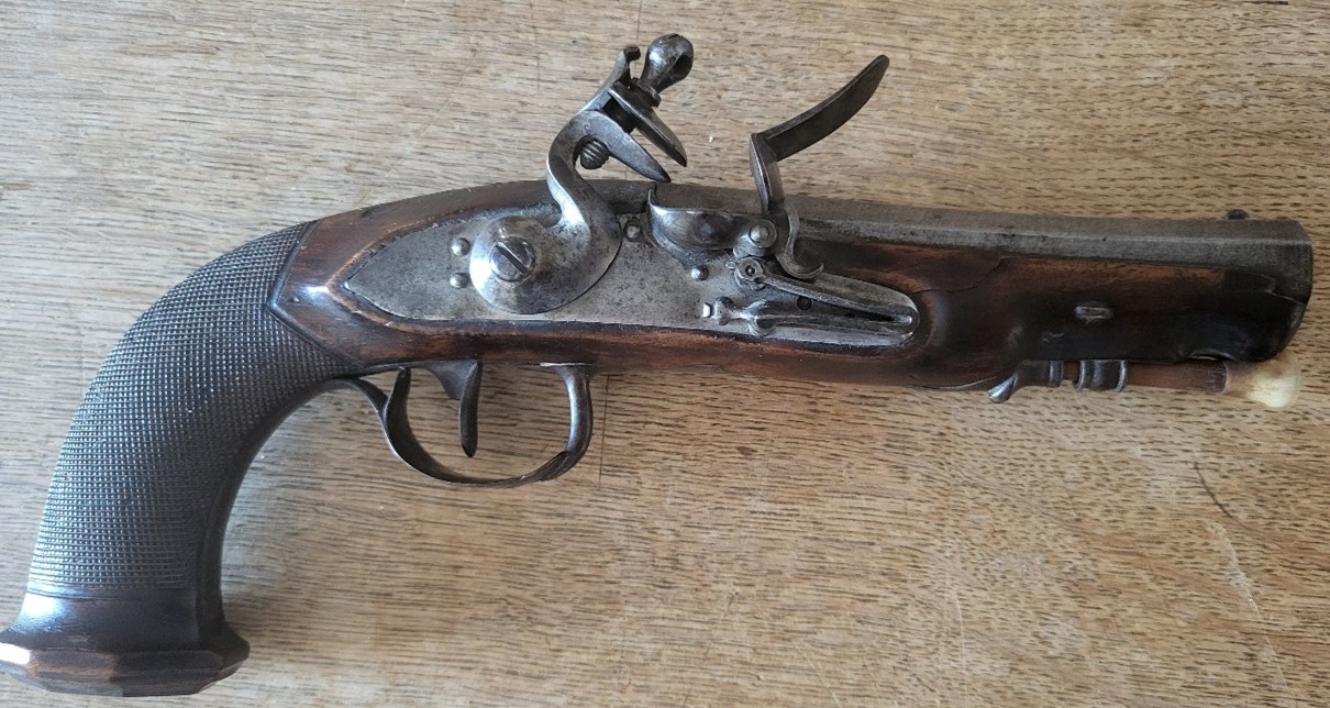 Une calotte gravée au chien dans notre collection - Musée Wellington